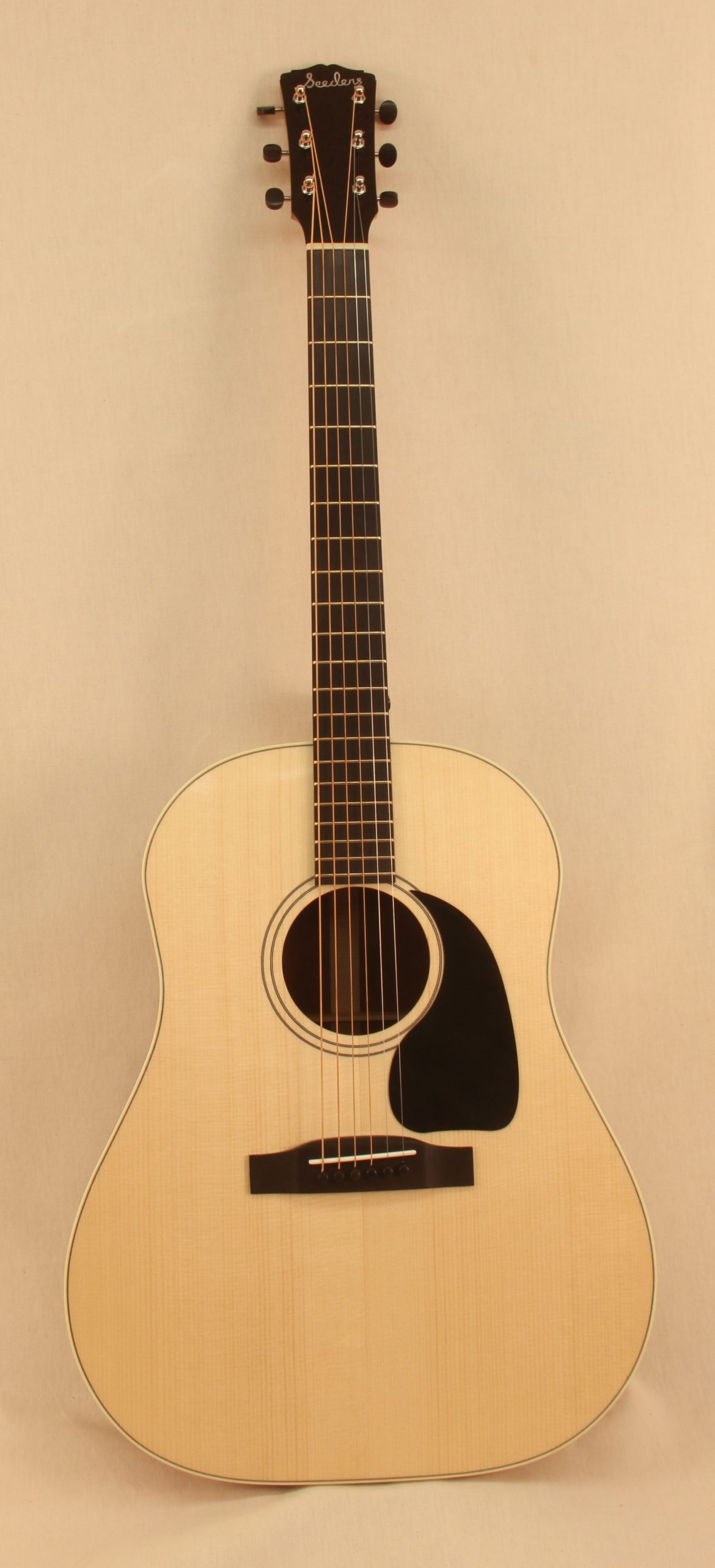 G002 - Mahogany Slope Shoulder - Seeders Instruments