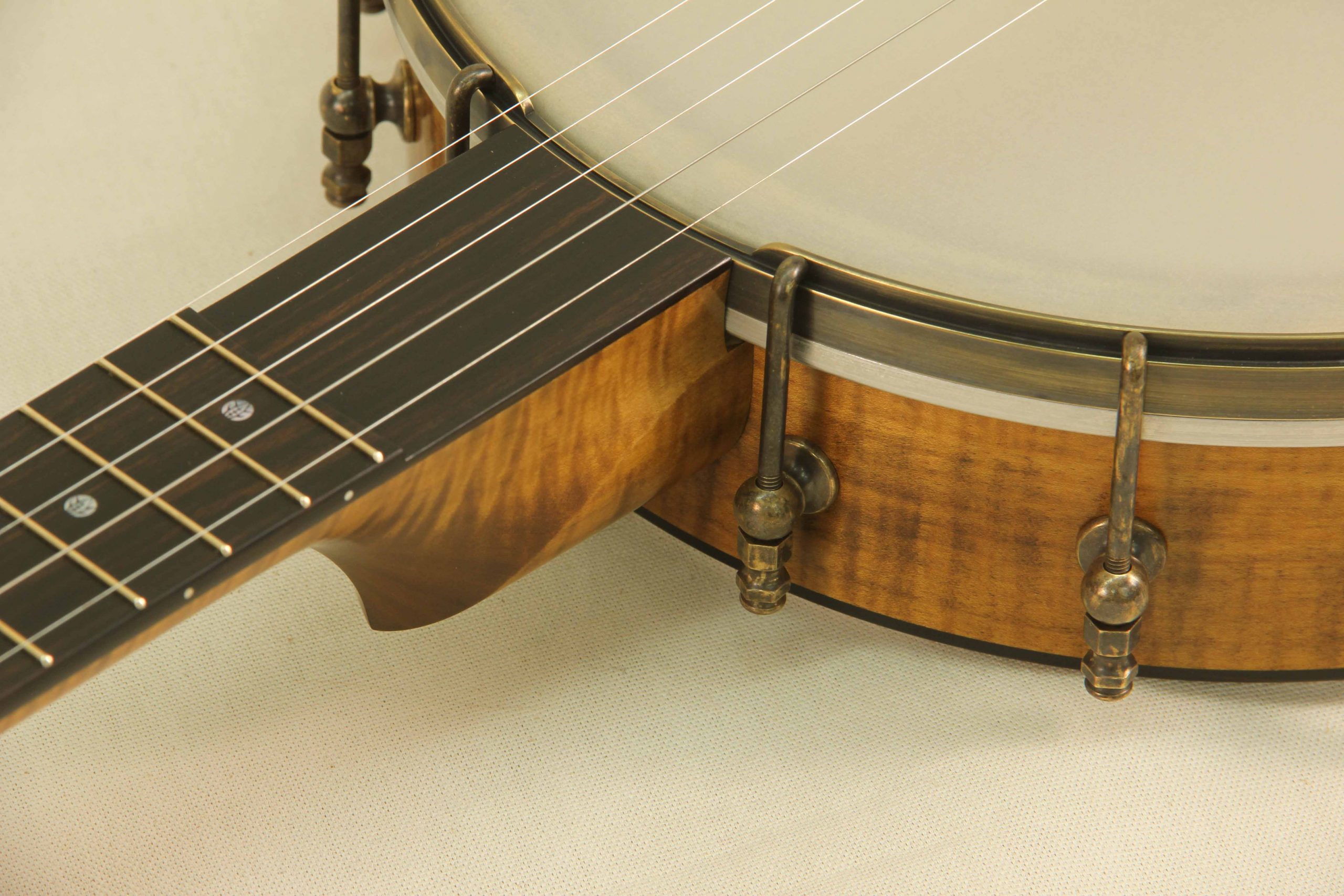 051 - 11" Curly Maple Dobson Special Banjo - Seeders Instruments